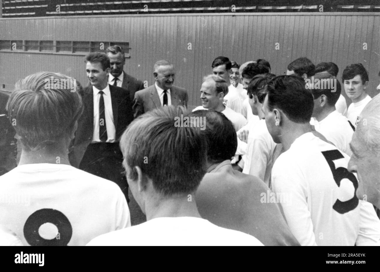 Brian Clough meets Derby players Stock Photo - Alamy