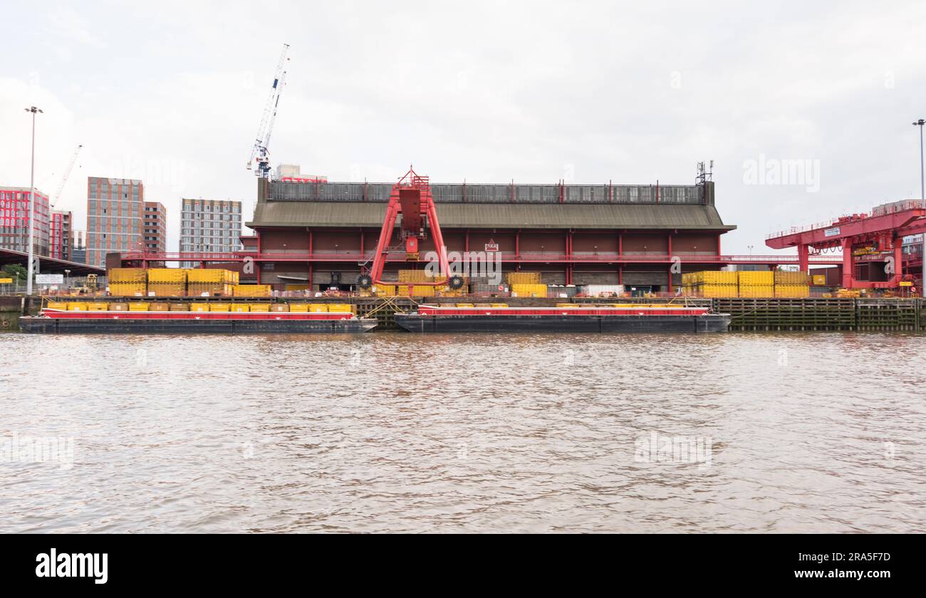 Western Riverside Waste Authority Recycling Facility next to the River ...