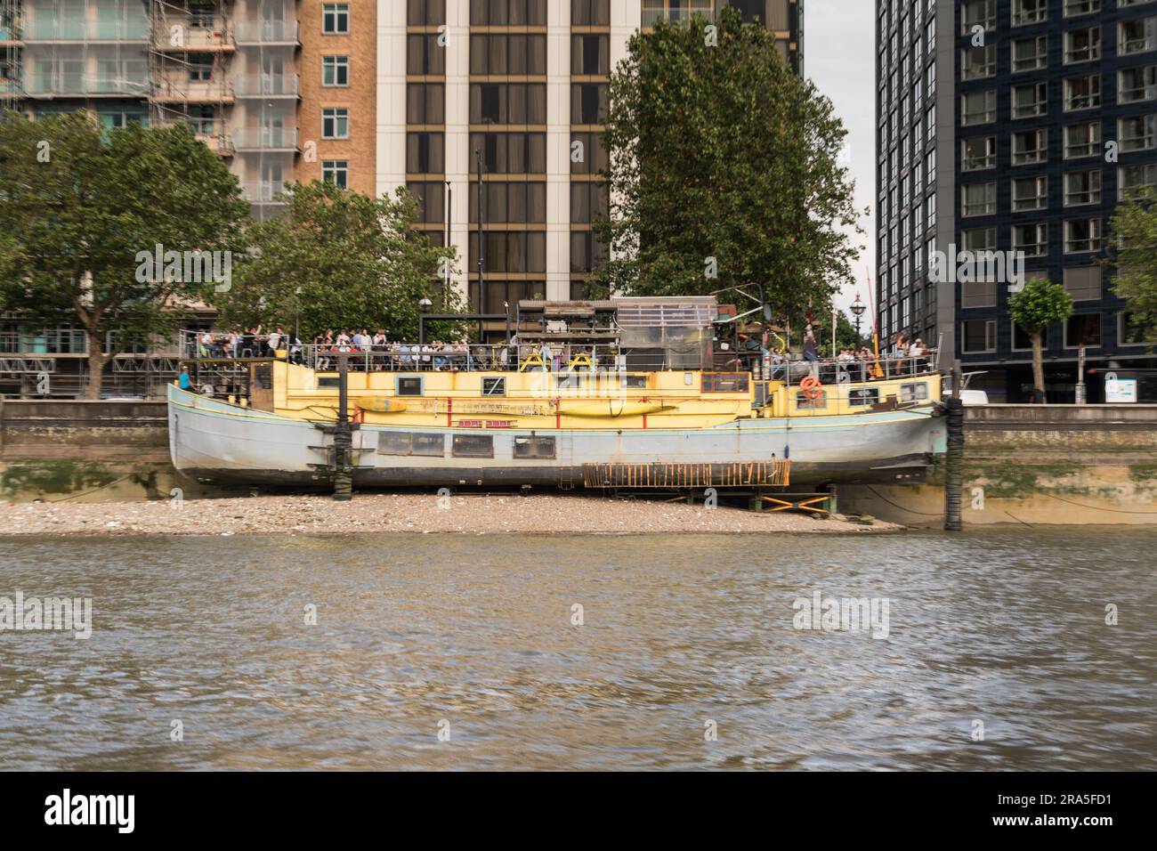 Tamesis Dock floating pub, Albert Embankment, London, SE1, England, U.K ...