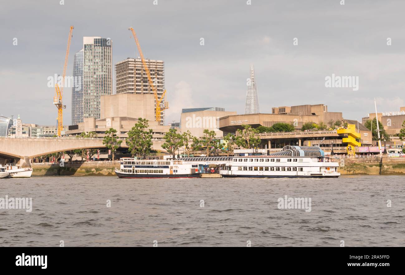 Waterloo Bridge and Queen Elizabeth Hall on the Southbank Centre ...