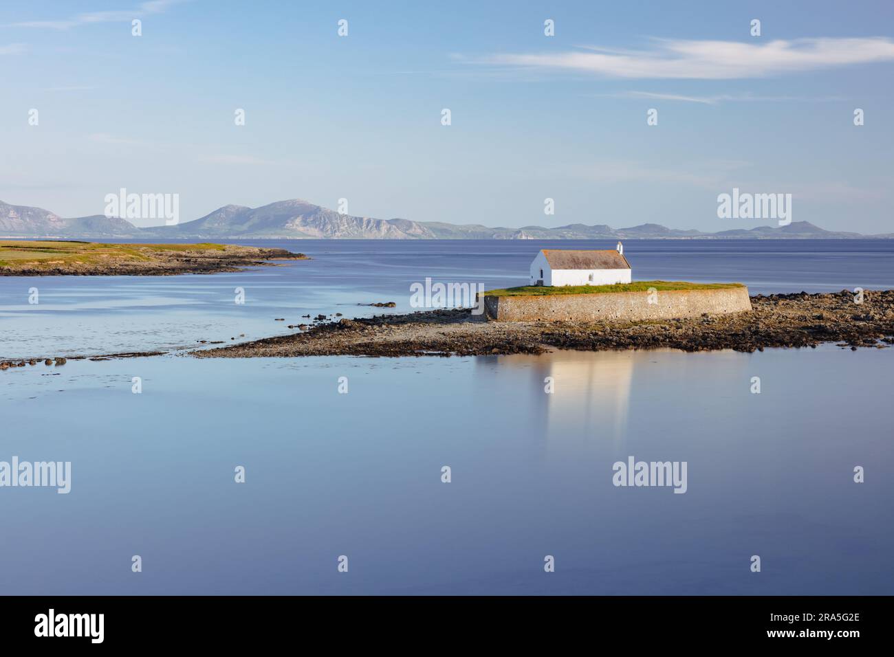 Eglwys cwyfan church hi-res stock photography and images - Alamy