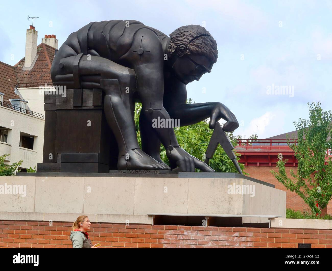 Newton statue british library hi-res stock photography and images - Alamy