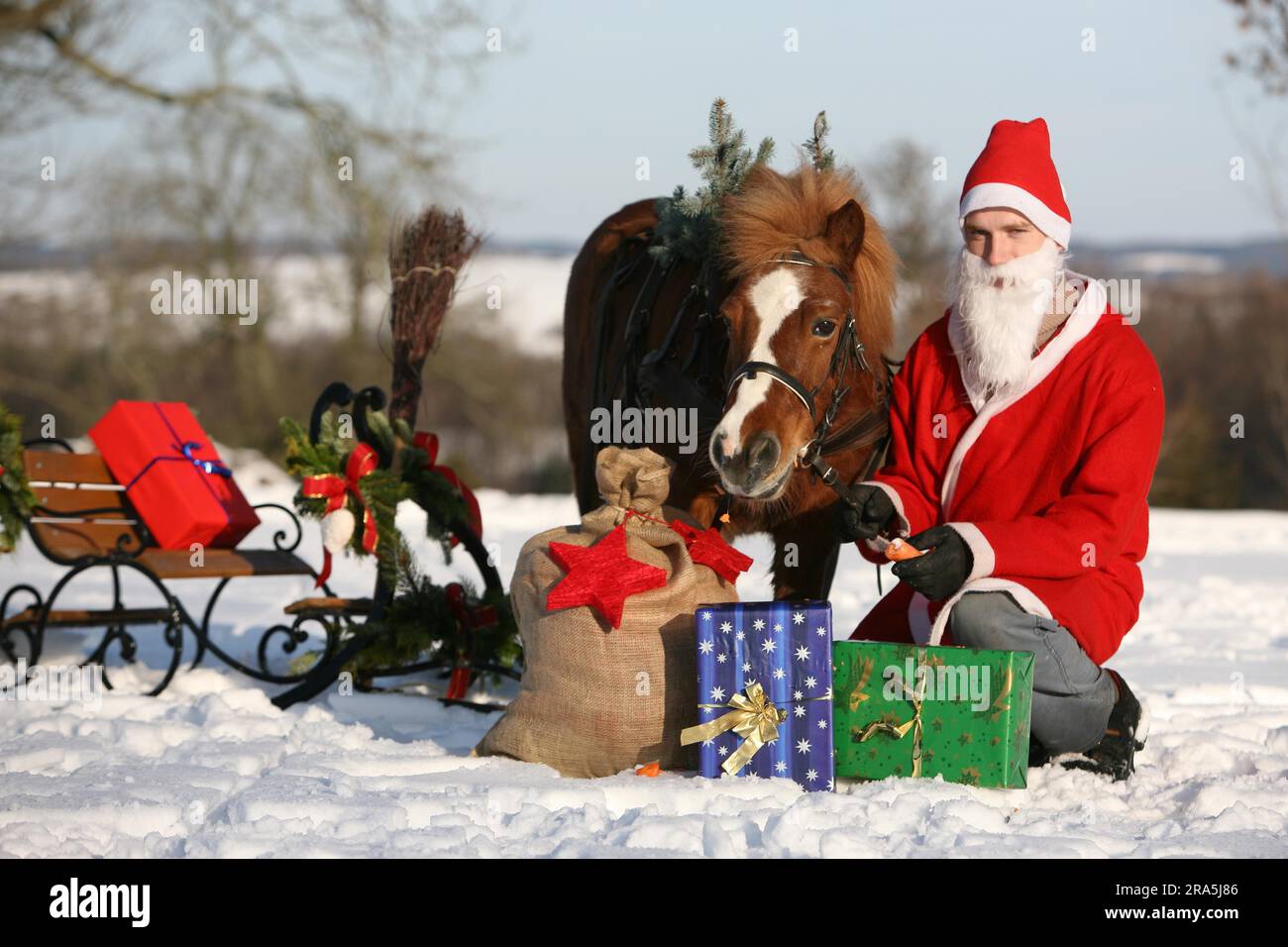 Santa sleigh ride hi-res stock photography and images - Alamy