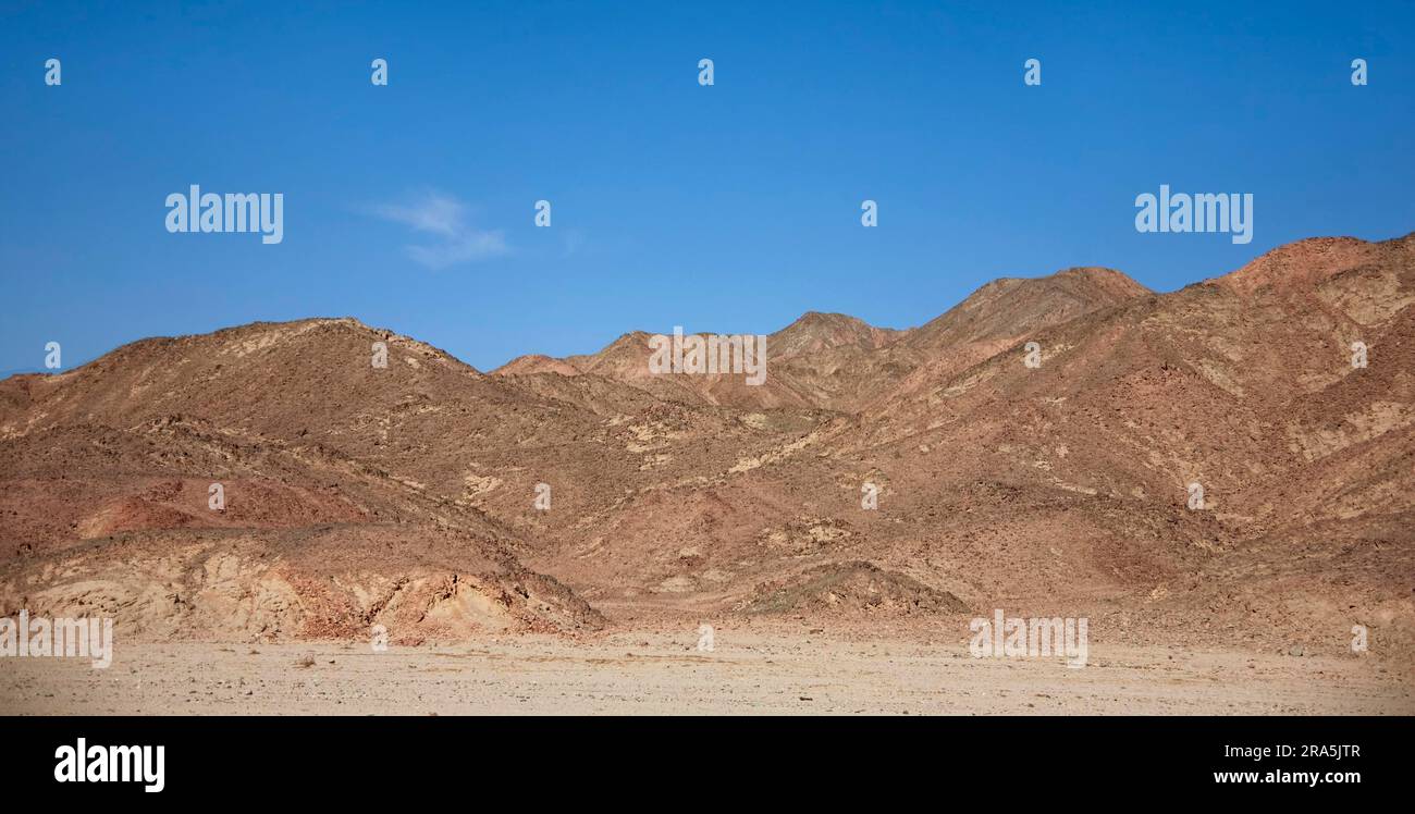 Arabic mountain range hi-res stock photography and images - Alamy
