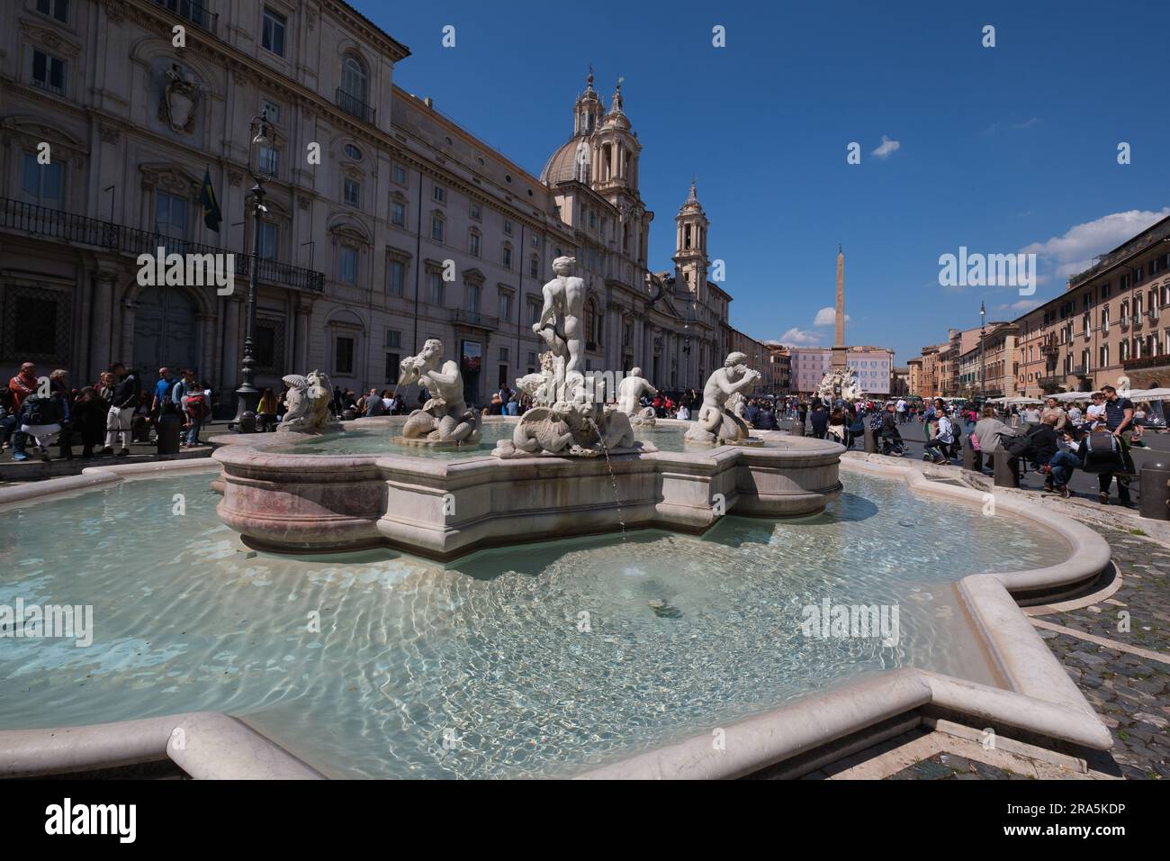 Piazza Navona in Rome, brings together sculptures, fountains and ...