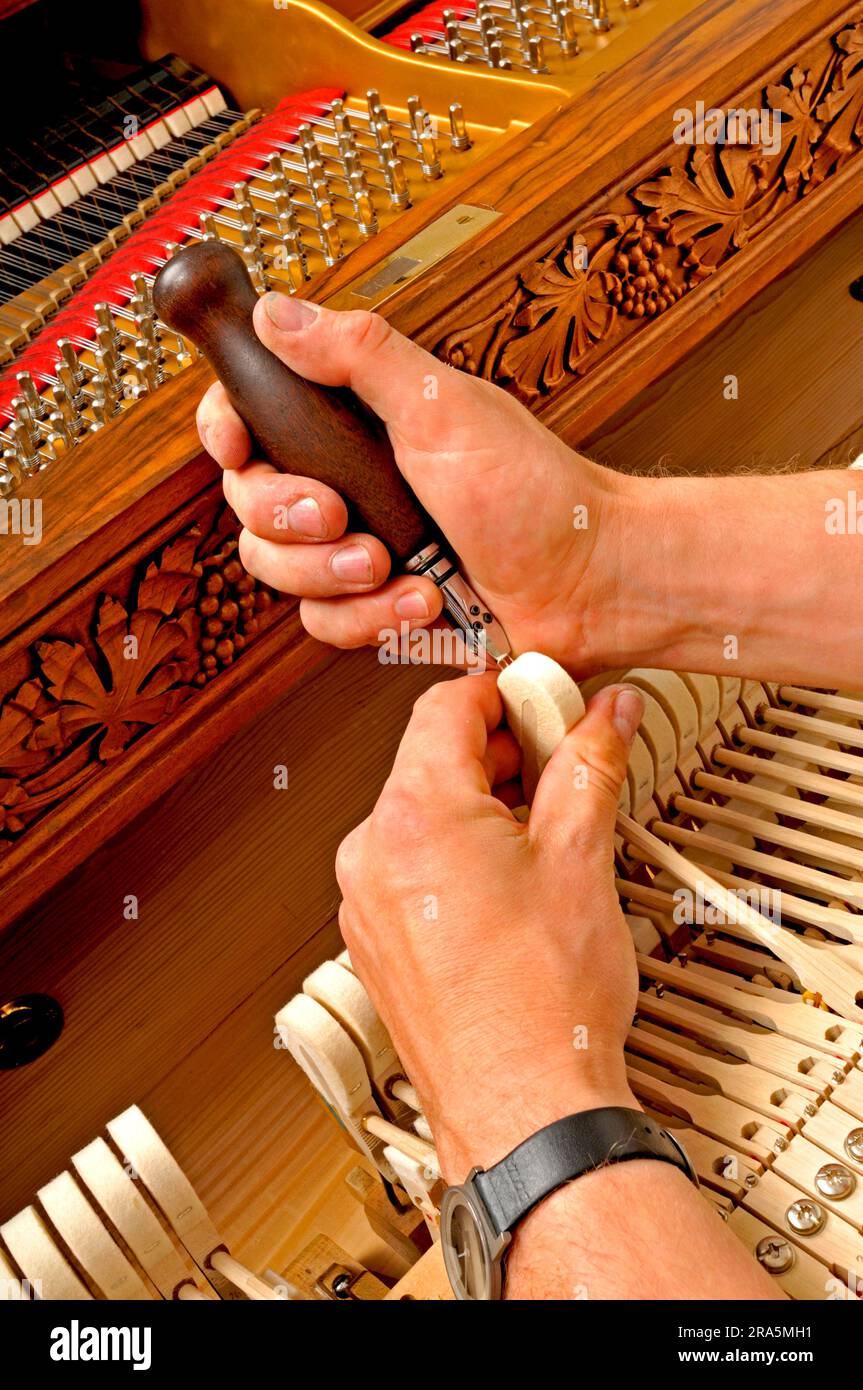 Keyboard instrument hi-res stock photography and images - Alamy
