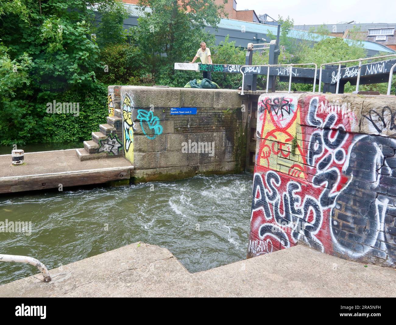 London, UK - June 2023 : Kentish Town Lock 3 Stock Photo - Alamy