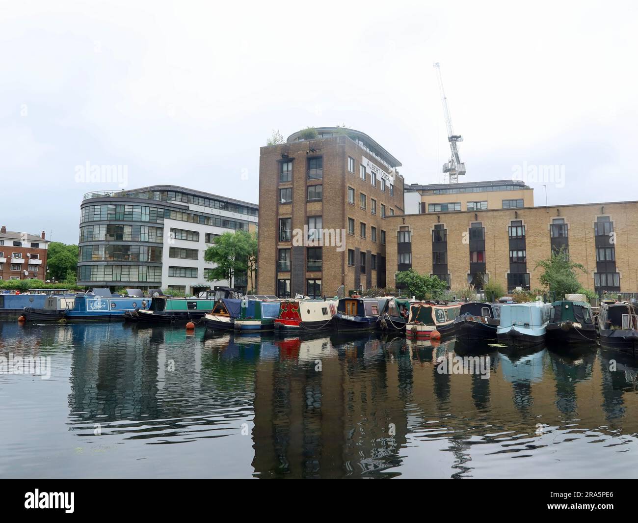 Ice wharf circle hi-res stock photography and images - Alamy