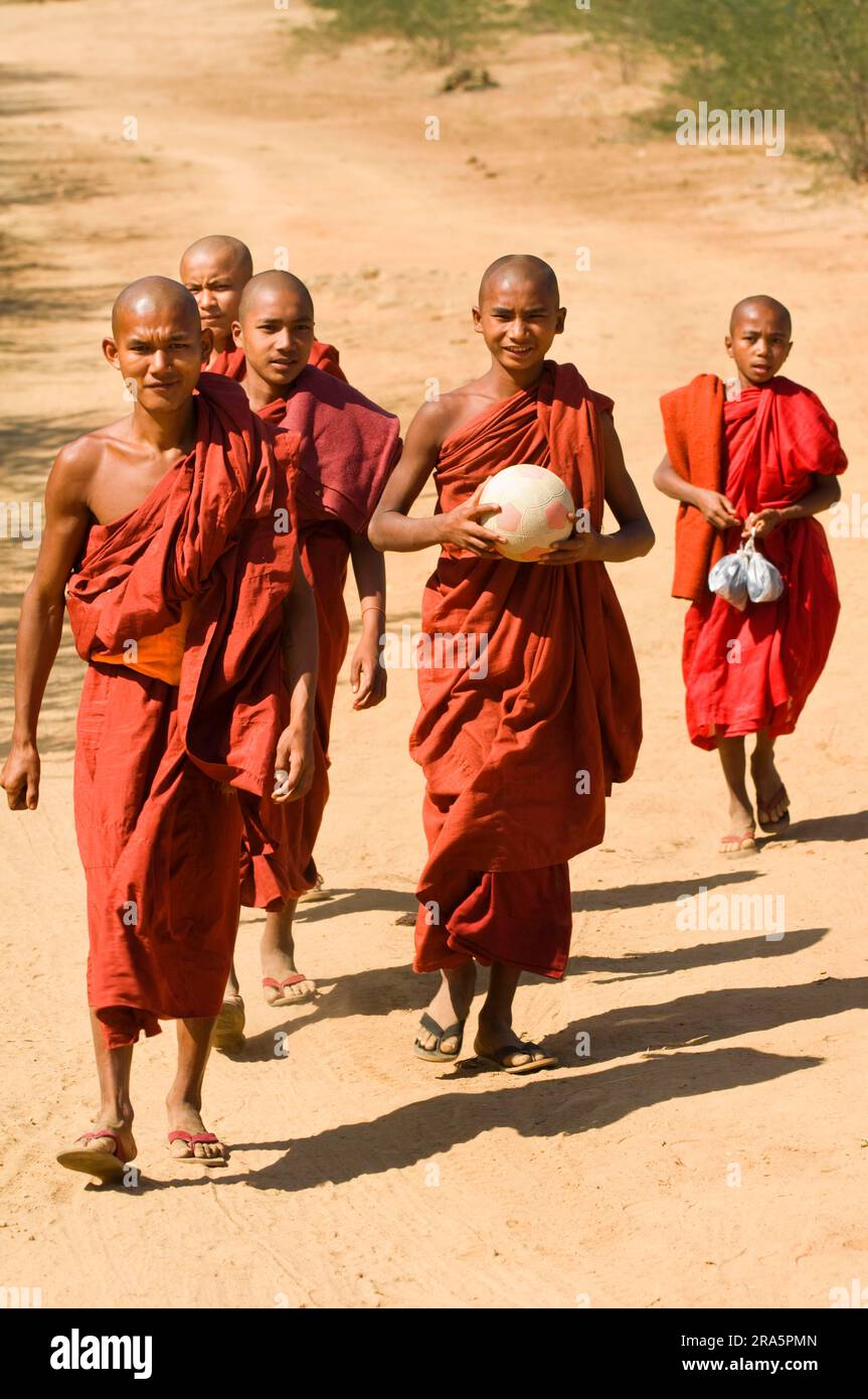 Buddhist monks, Bagan, Burma, Pagan, Myanmar Stock Photo - Alamy