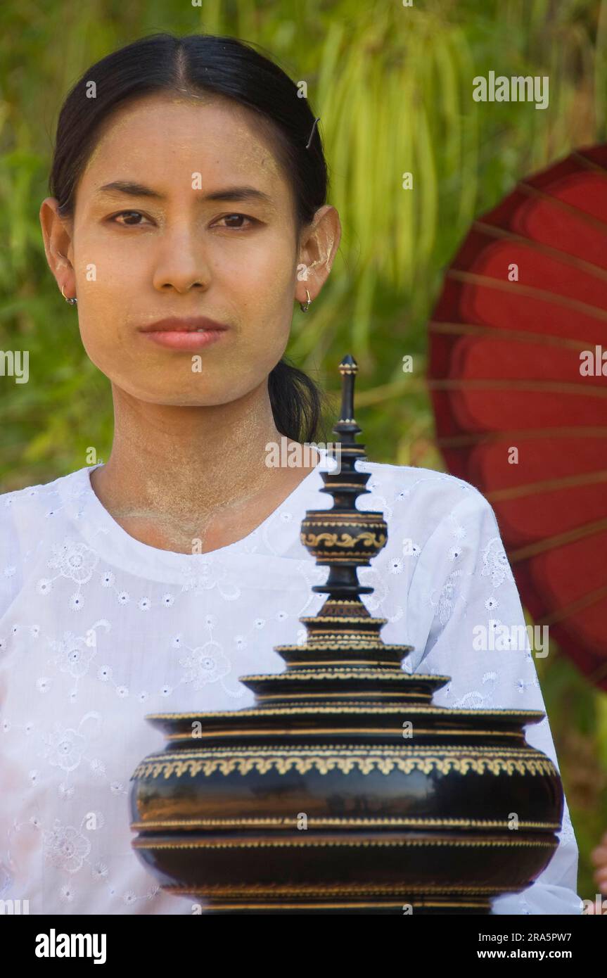 Burmese woman, Bagan, Burma, Pagan, Myanmar Stock Photo - Alamy