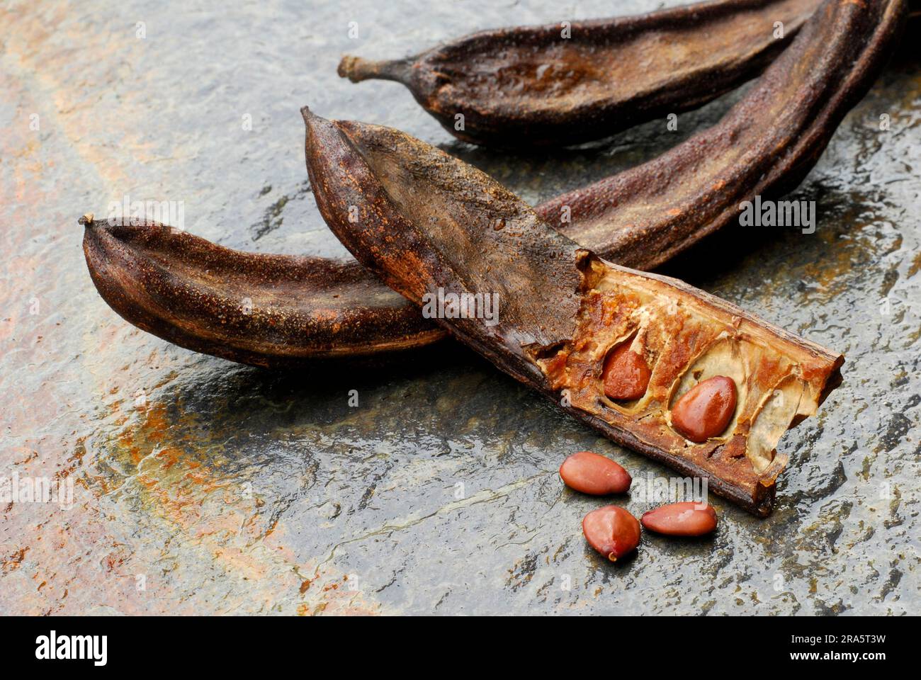 Food with husks hi-res stock photography and images - Alamy