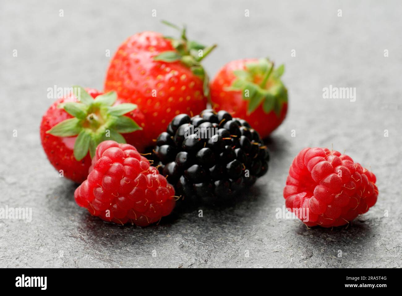 Rubus idaeus x fruticosus hi-res stock photography and images - Alamy