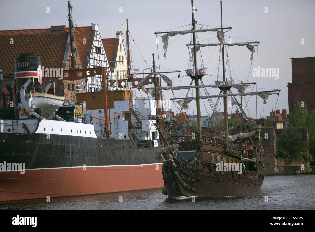 Old sailing ship on the Motlawa, Gdansk, Gdansk, pirate ship, Poland ...