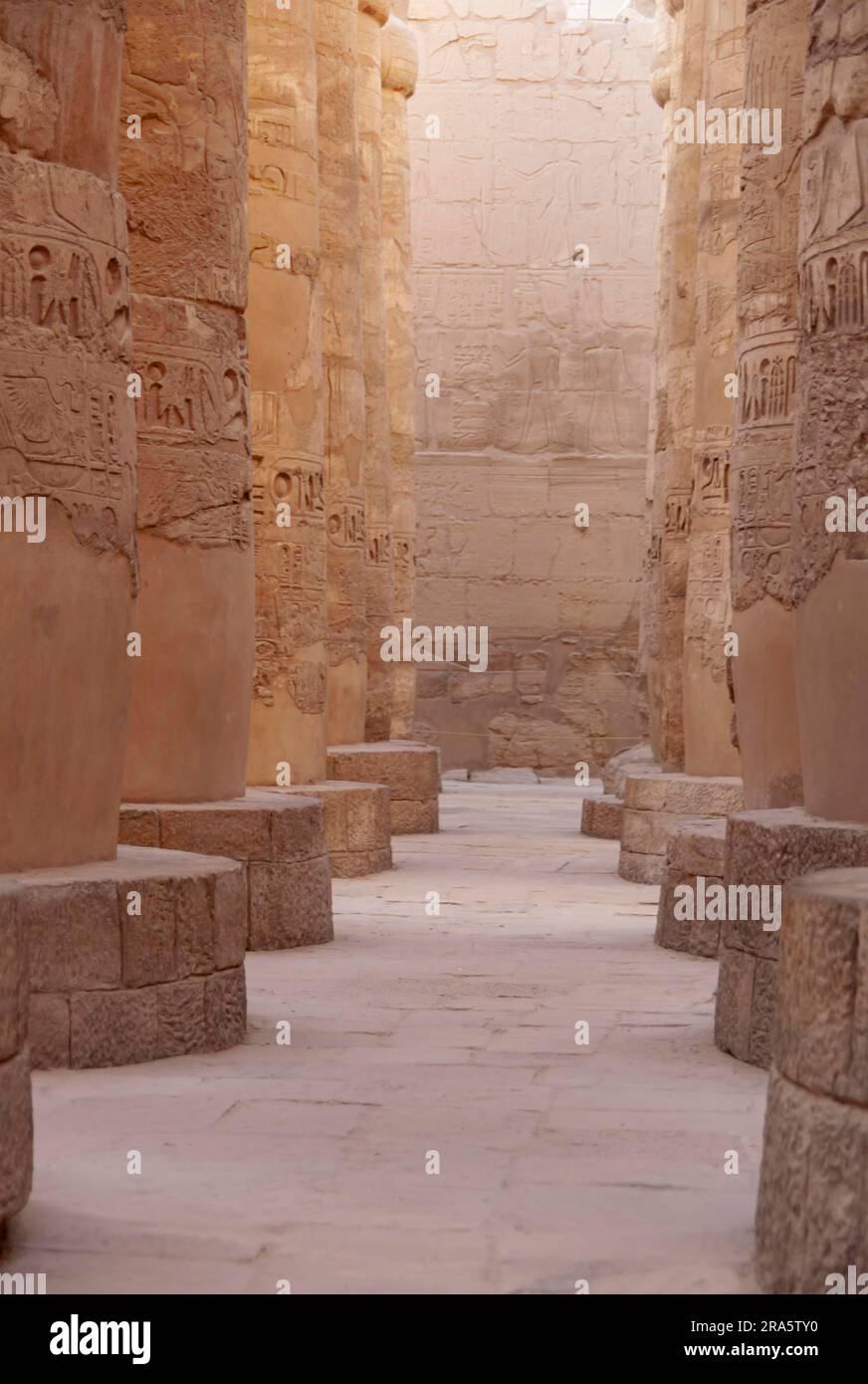 Karnak temple pillar hall hi-res stock photography and images - Alamy