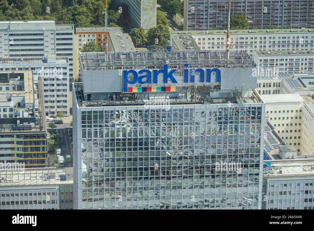 Park Inn Hotel, Alexanderplatz, Mitte, Berlin, Deutschland *** Local ...