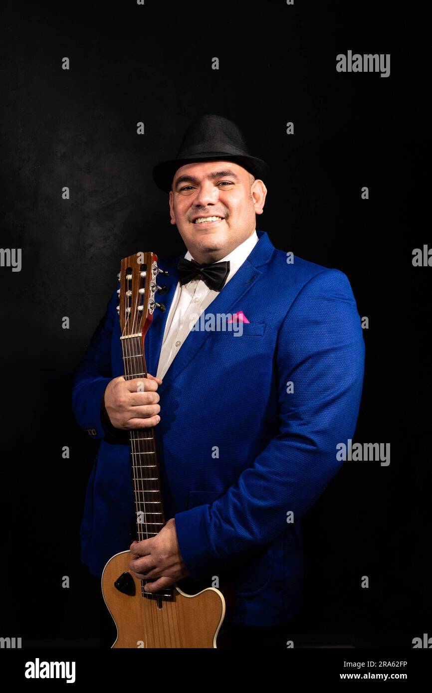Black musician outside hi-res stock photography and images - Alamy