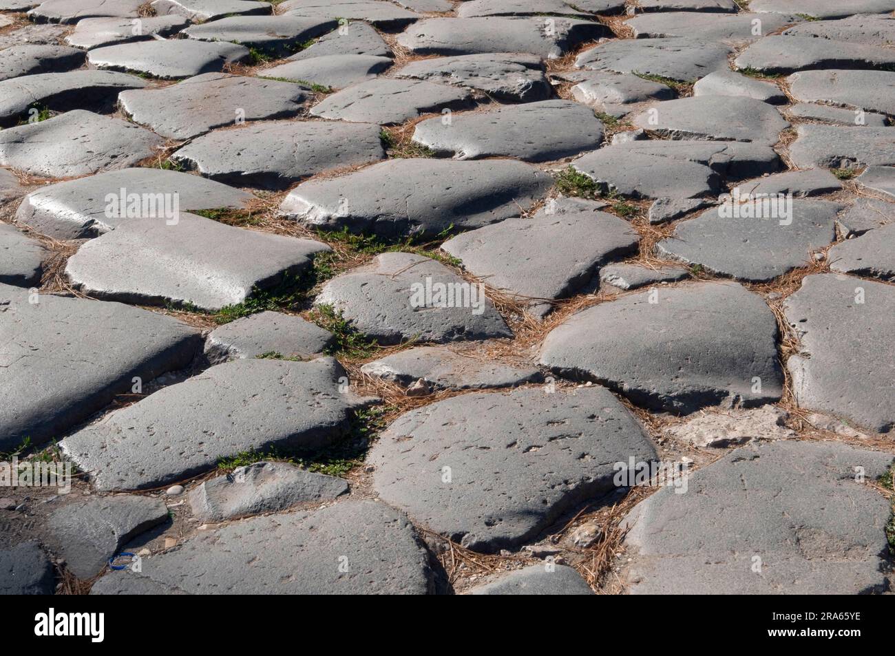 Ancient roman road cobblestones hi-res stock photography and images - Alamy