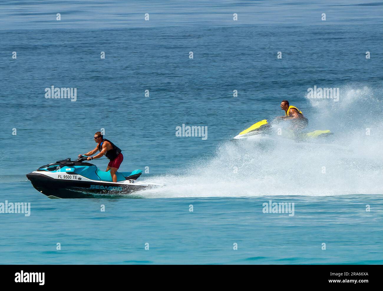 Racing in the watwe hi-res stock photography and images - Alamy