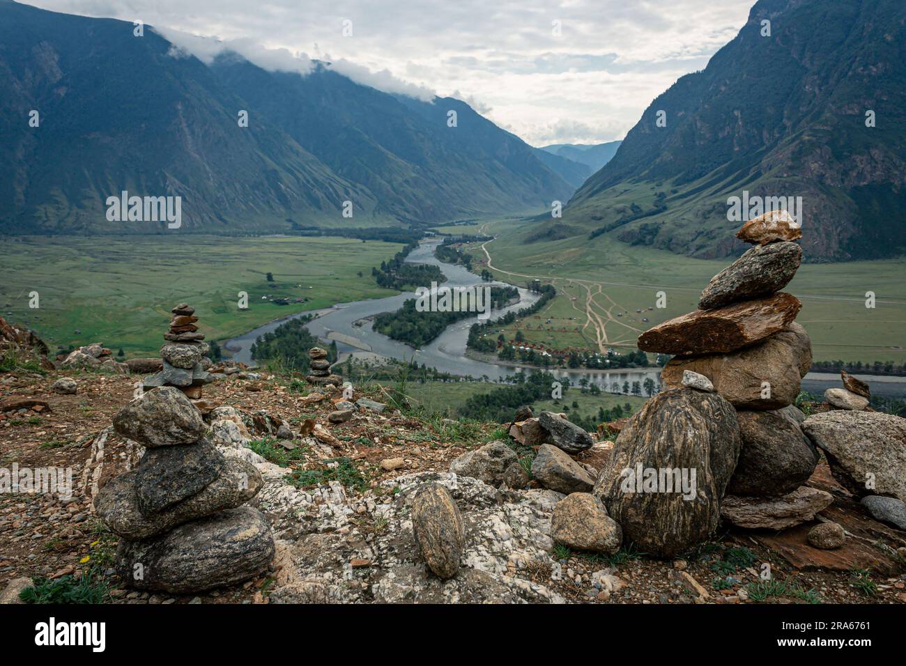 Picturesque green River Valley. Summertime natural landscape, mountains ...