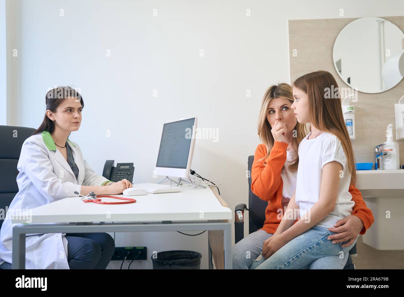 Mother shocked hearing diagnosis of little daughter who sitting on her ...