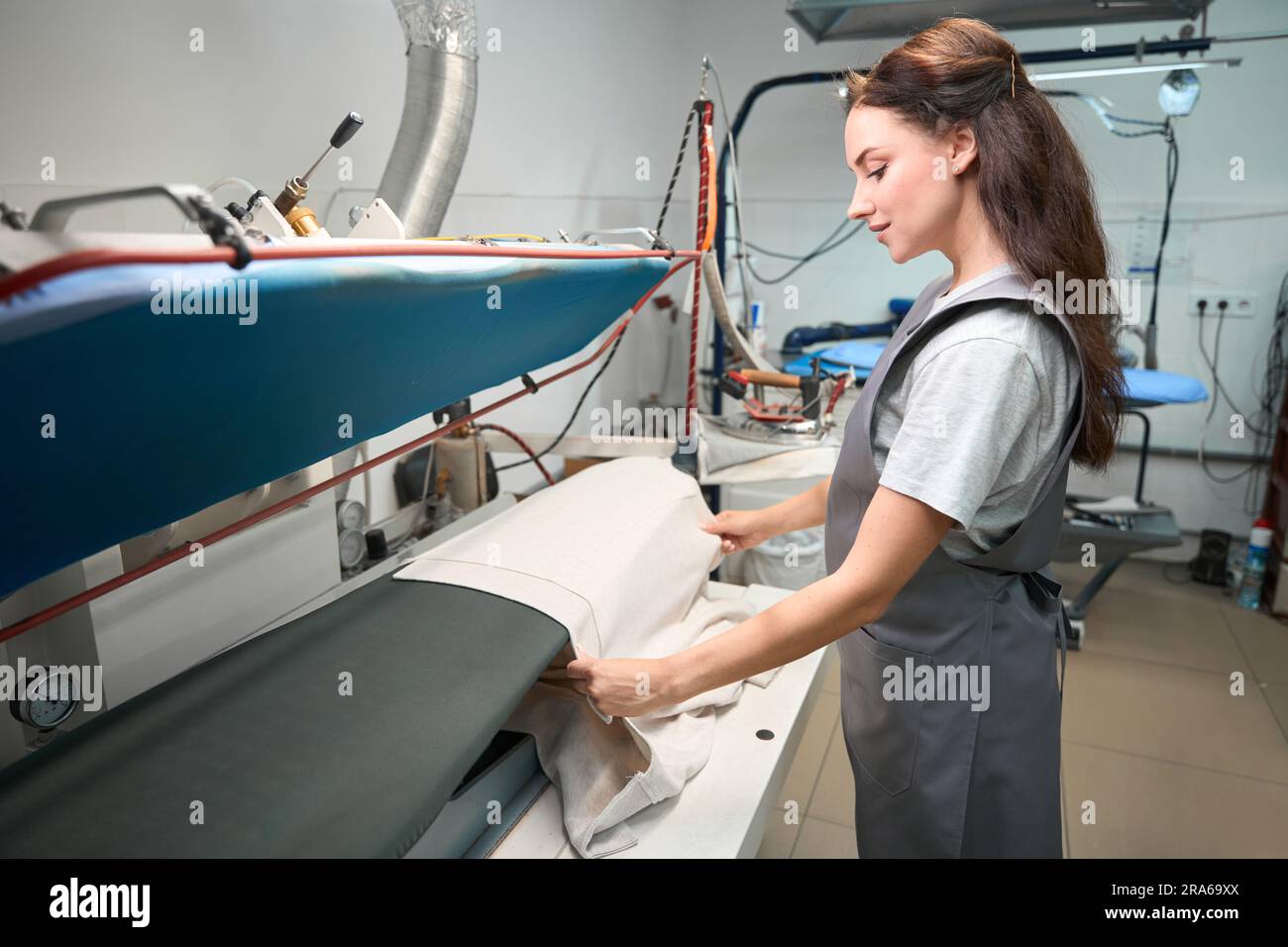 Automatic steam pressing machine hi-res stock photography and images ...