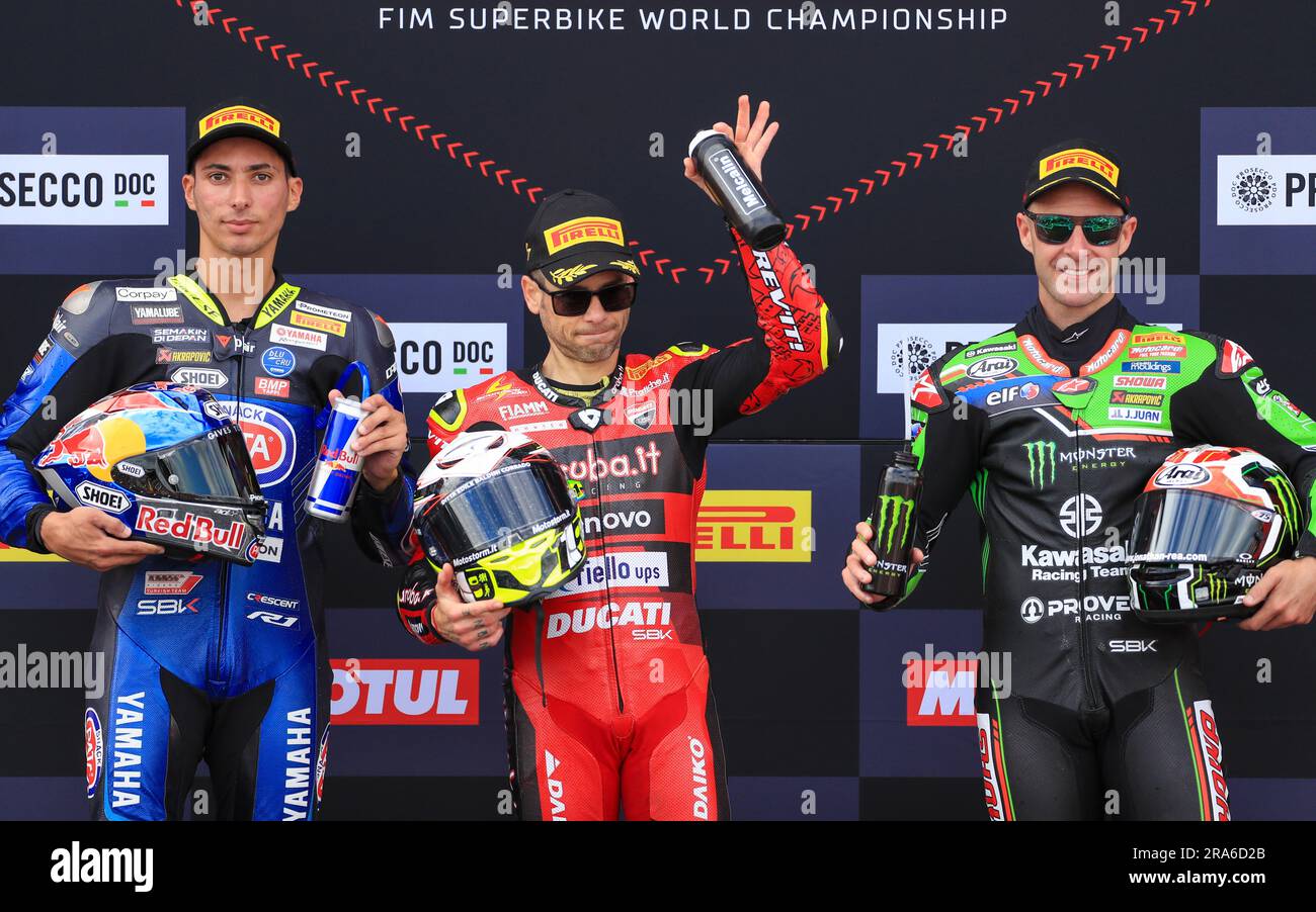 Pata Yamaha Prometeon rider Toprak Razgatiloglu (left), Kawasaki Racing ...