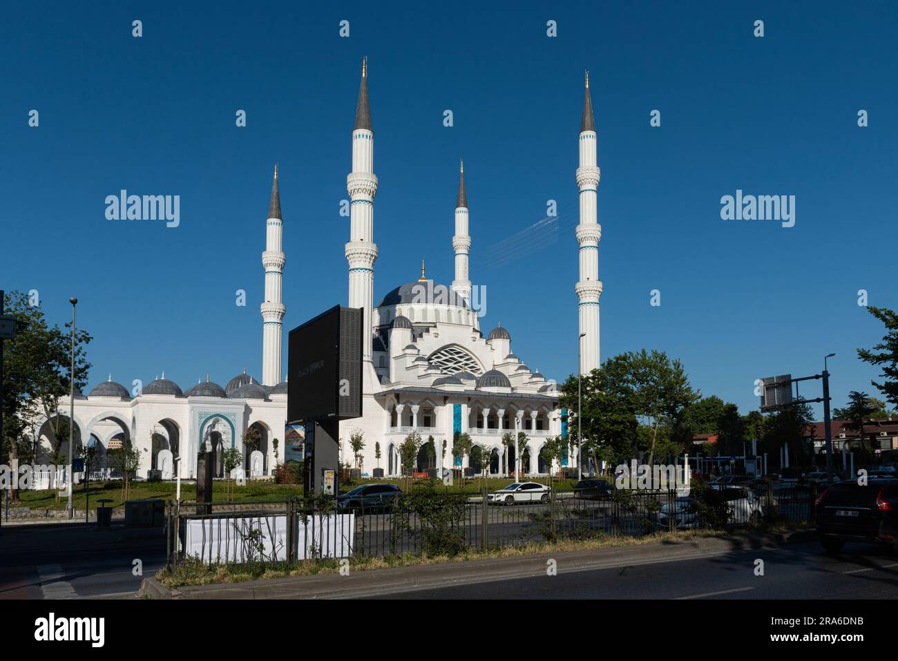 ISTANBUL, TURKEY - JUNE 27, 2023: Levent Mosque (Barbaros Hayrettin ...