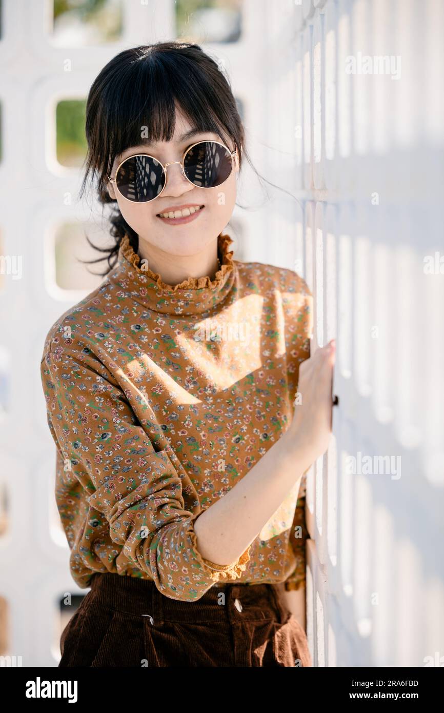 Vintage asian portrait hi-res stock photography and images - Alamy