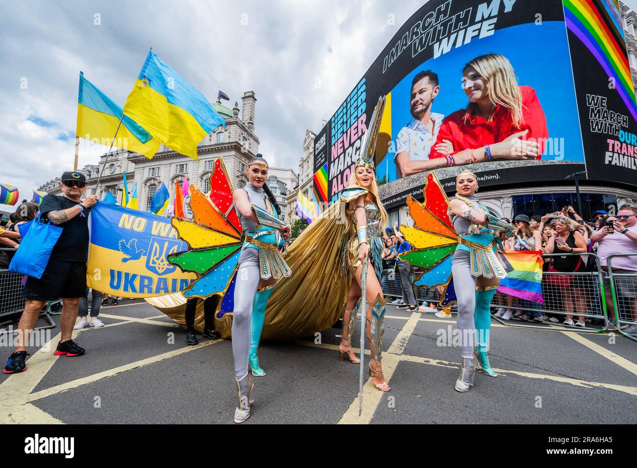 London, UK. 1st July, 2023. Passing through Piccadilly where the lights ...