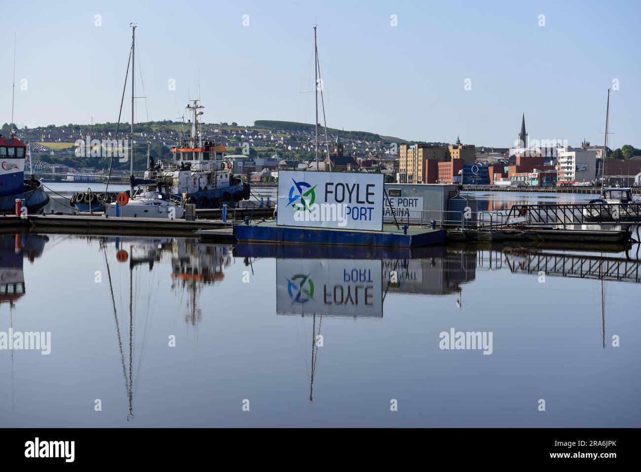 River foyle hi-res stock photography and images - Alamy