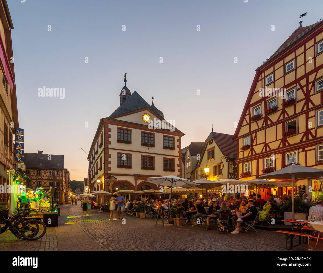 Lohr am Main: town Hall "Altes Rathaus", square Unterer Marktplatz ...