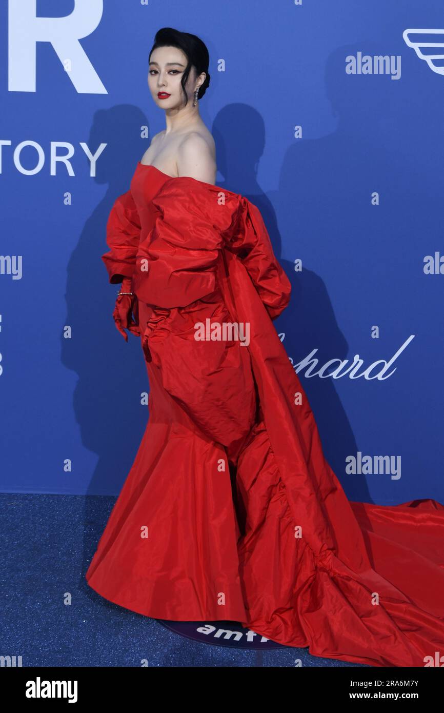 CAP D'ANTIBES, FRANCE - MAY 25: Fan Bing Bing ,attends the Red Carpet ...