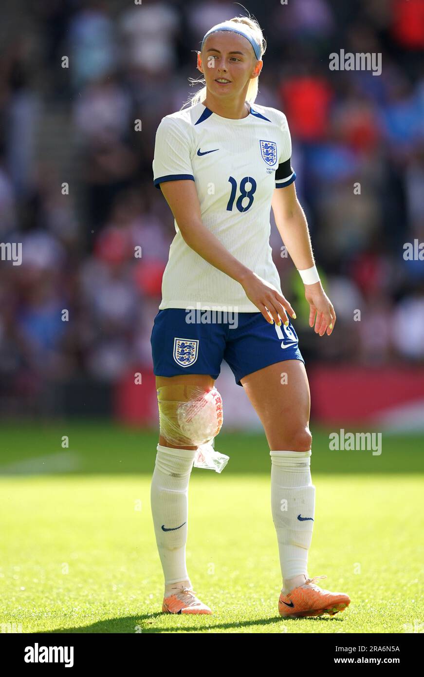 International womens football injury hi-res stock photography and ...