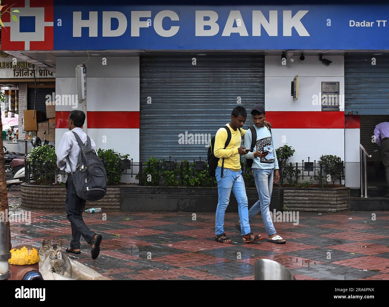 Hdfc bank logo hi-res stock photography and images - Alamy