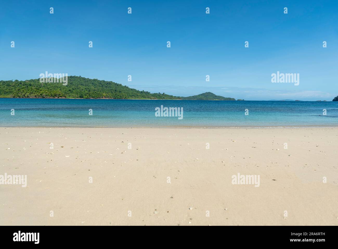 Summer beach and sea with clear sky background, Coiba island, Panama ...