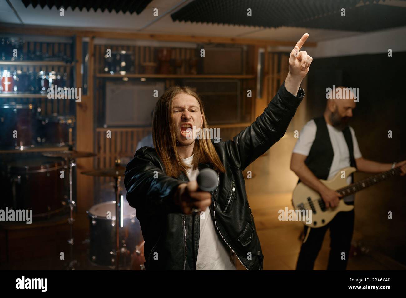 Sing rocker hi-res stock photography and images - Alamy