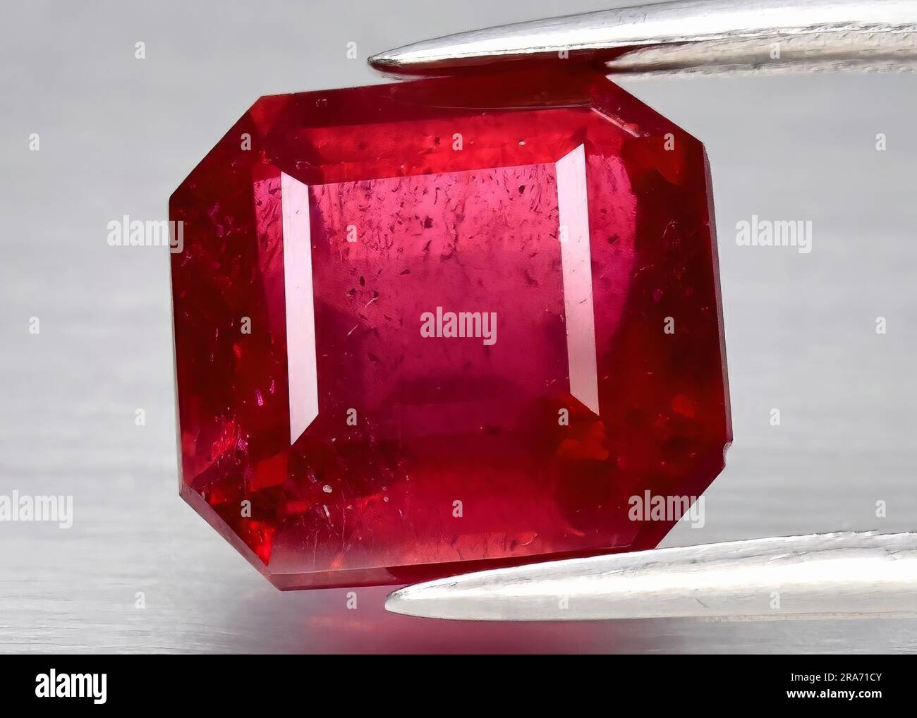 Rough cut ruby hi-res stock photography and images - Alamy