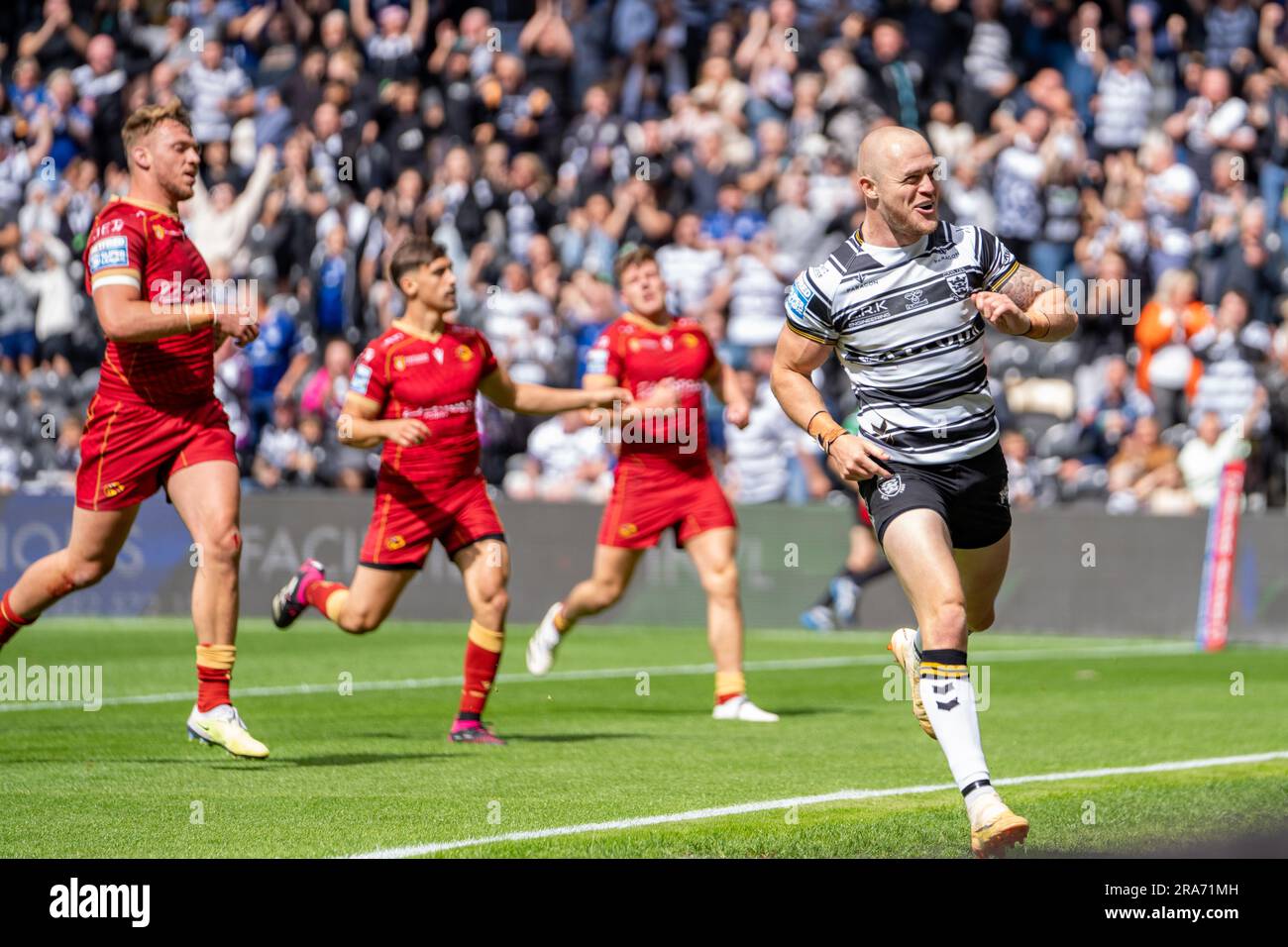 Adam swift hull hi-res stock photography and images - Alamy