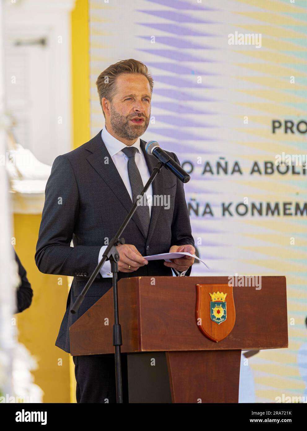 KRALENDIJK - Minister Hugo de Jonge (Public Housing and Spatial ...