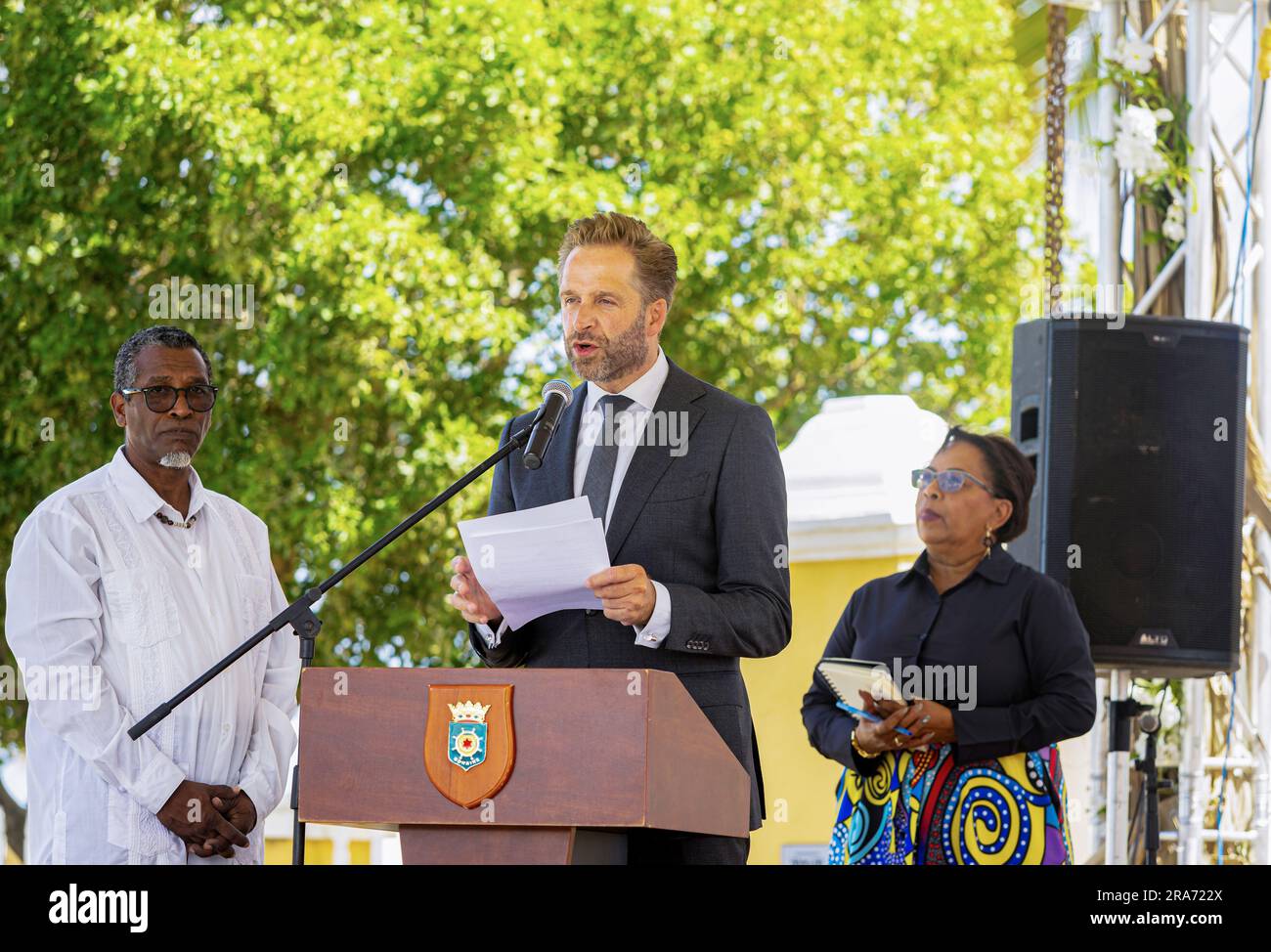 KRALENDIJK - Minister Hugo de Jonge (Public Housing and Spatial ...