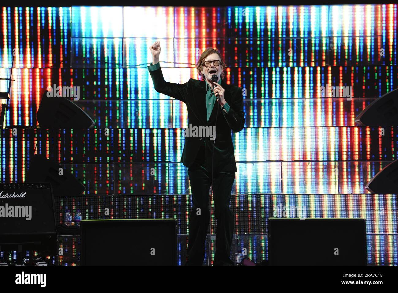 Showbiz pulp hi-res stock photography and images - Alamy