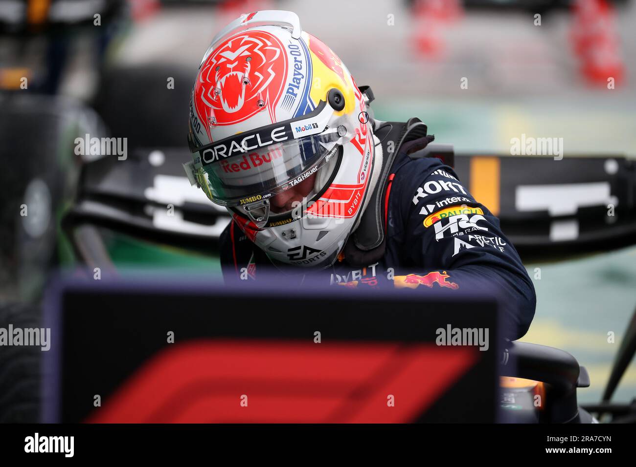 Celebarates hi-res stock photography and images - Alamy