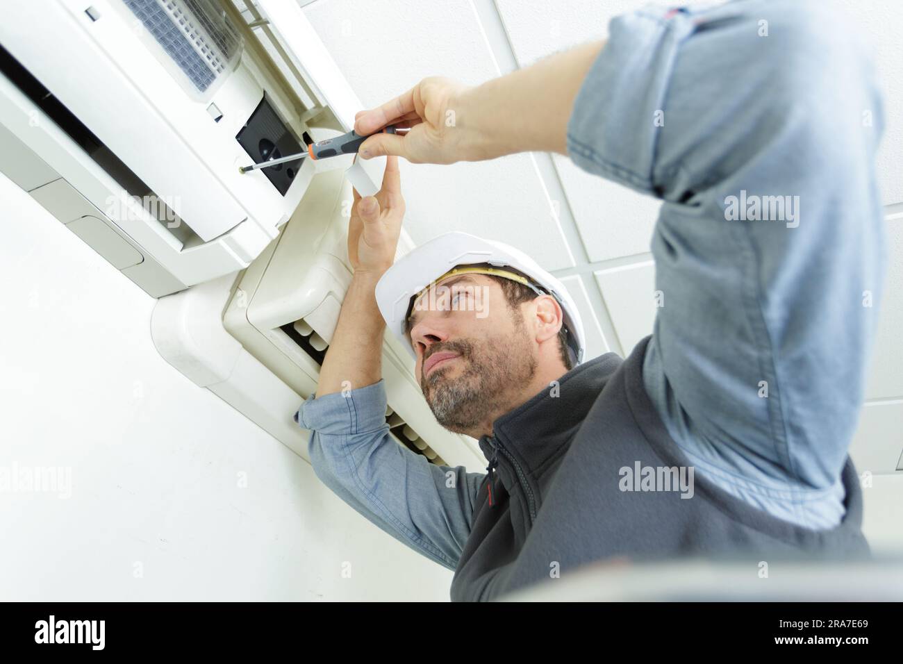 Mid air repair hi-res stock photography and images - Alamy