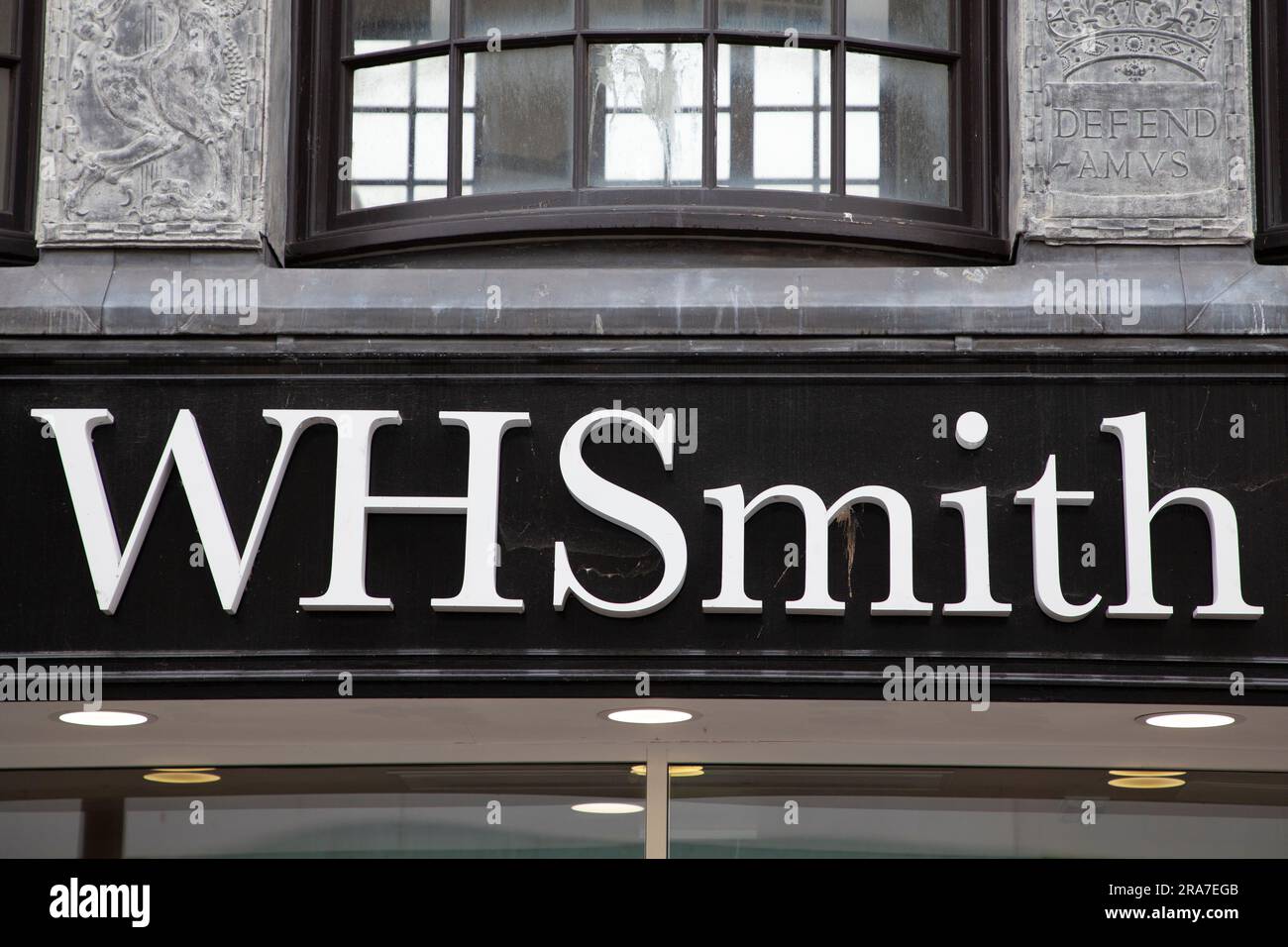 Whsmith sign hi-res stock photography and images - Alamy
