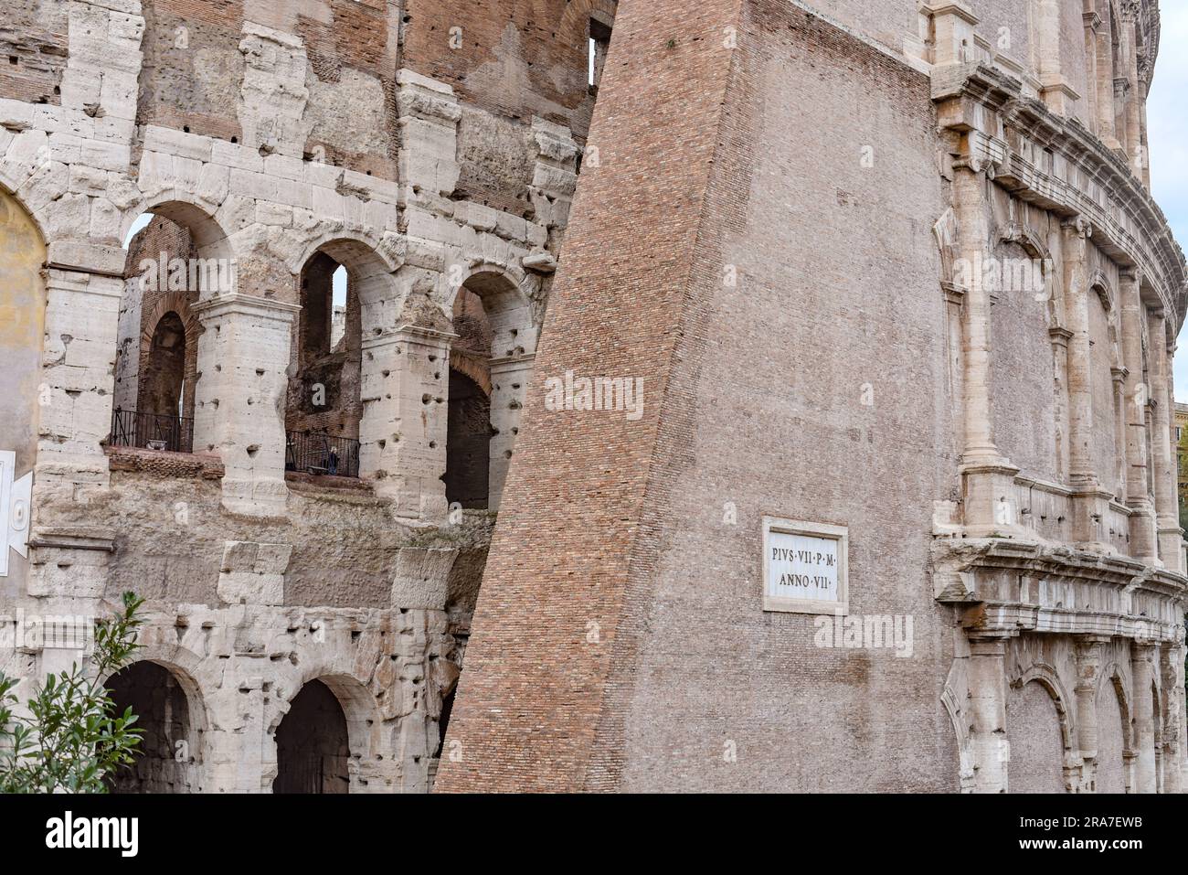 Rome, Italy - 24 Nov, 2022: The Colosseum, world famous Roman ...