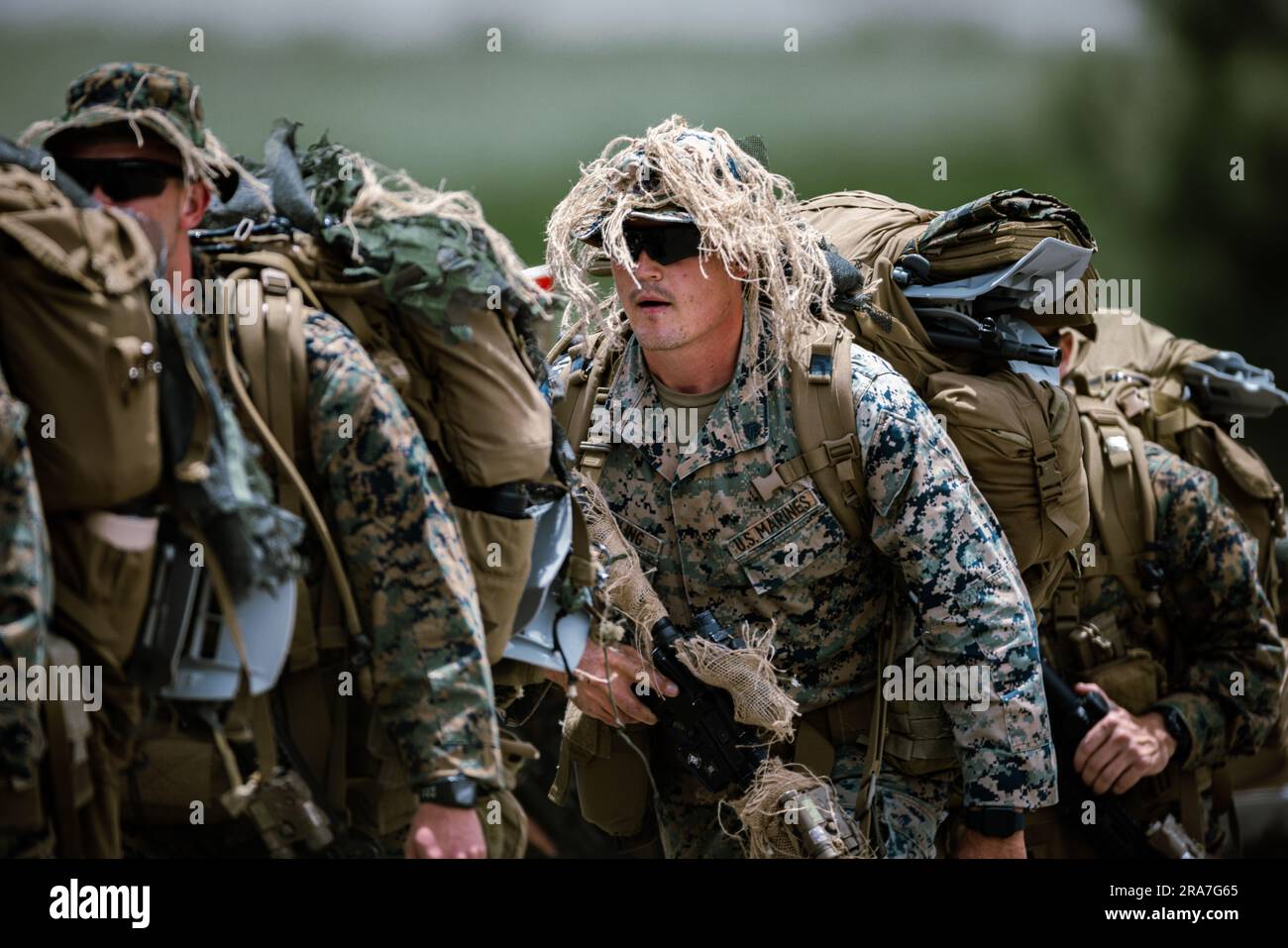 Marines with supply company hi-res stock photography and images - Alamy