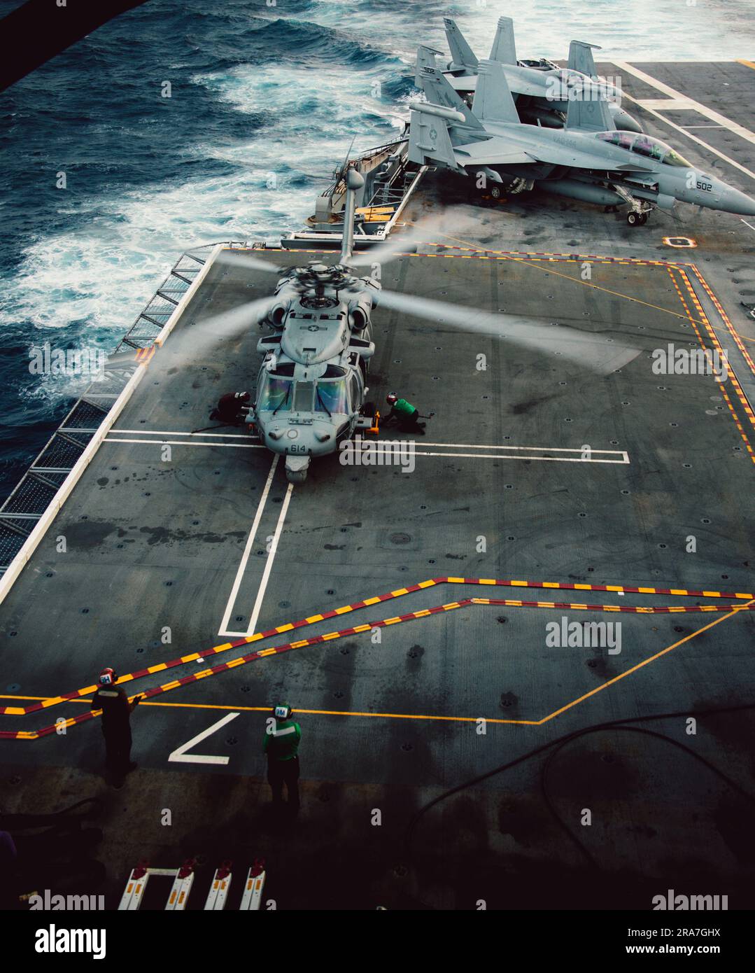 An MH-60S Seahawk assigned to Helicopter Sea Combat Squadron (HSC) 11 ...