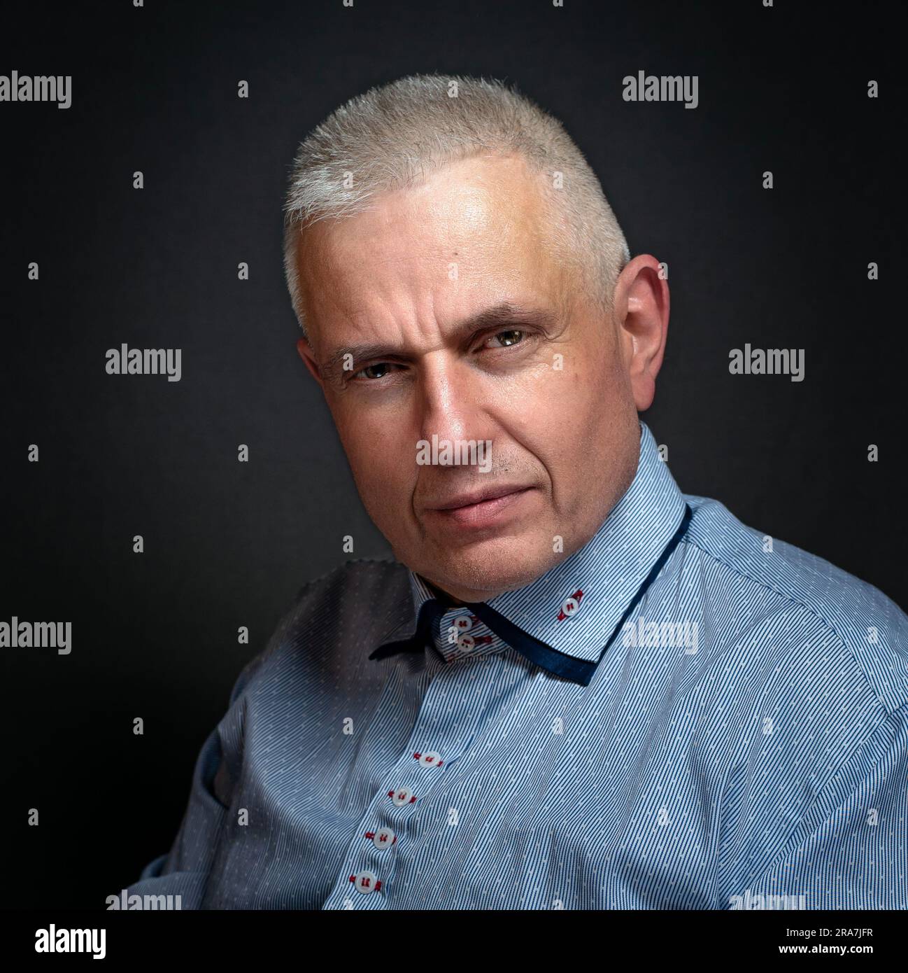 Tough guy facing camera hi-res stock photography and images - Alamy