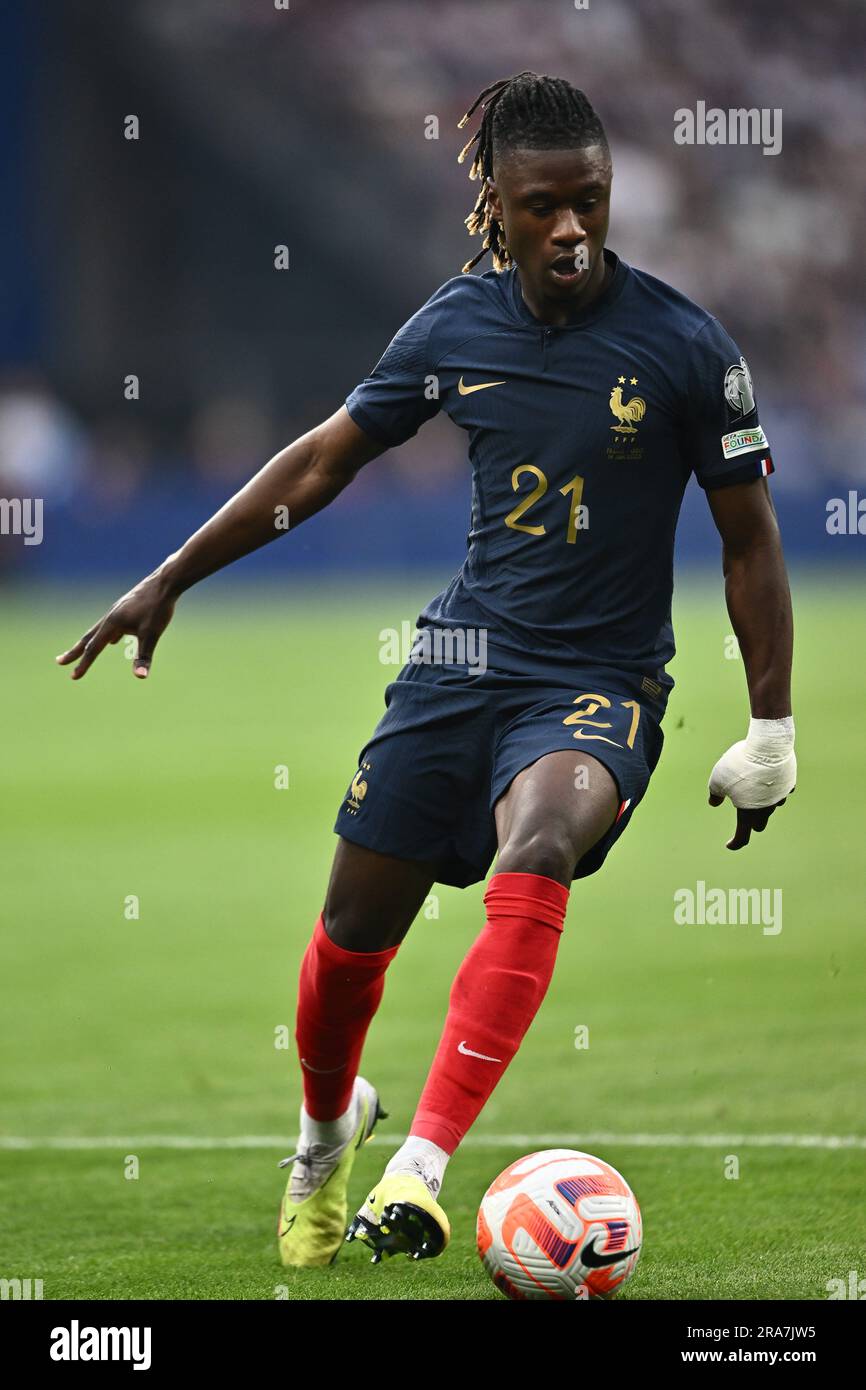PARIS, FRANCE - JUNE 19: Eduardo Camavinga of France controls ball ...
