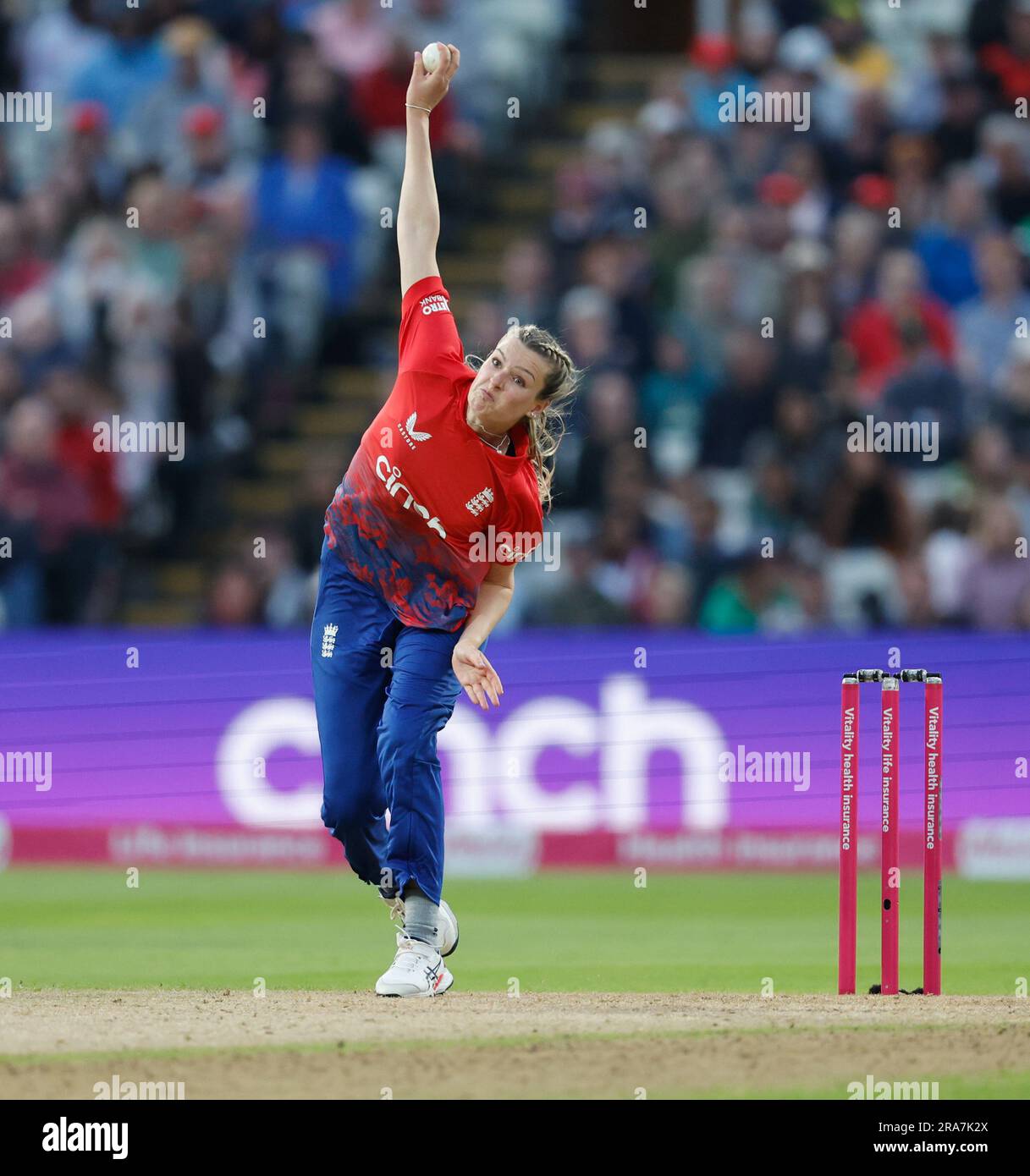 Lauren bell england bowling hi-res stock photography and images - Alamy